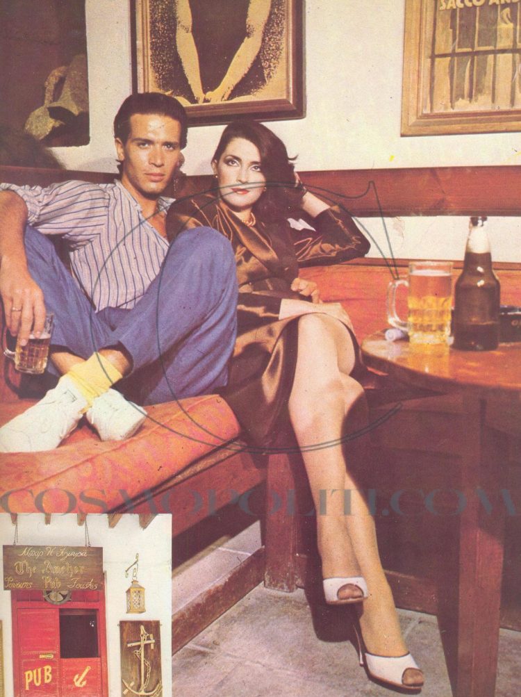 Συλλεκτικό: Μόδα στη Μύκονο με Μιμή Ντενίση & Billy Bo - Cosmopoliti ...