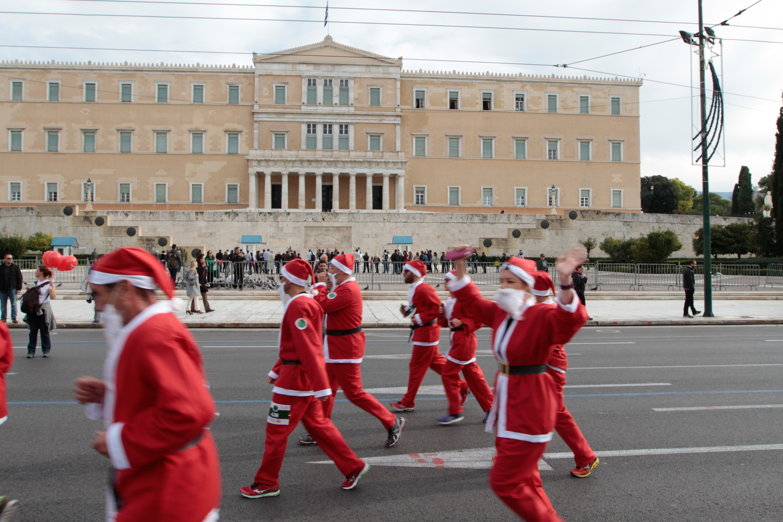 1ο Athens Santa Run Στην Καρδιά Της Πόλης! - Cosmopoliti.com - Χριστίνα ...