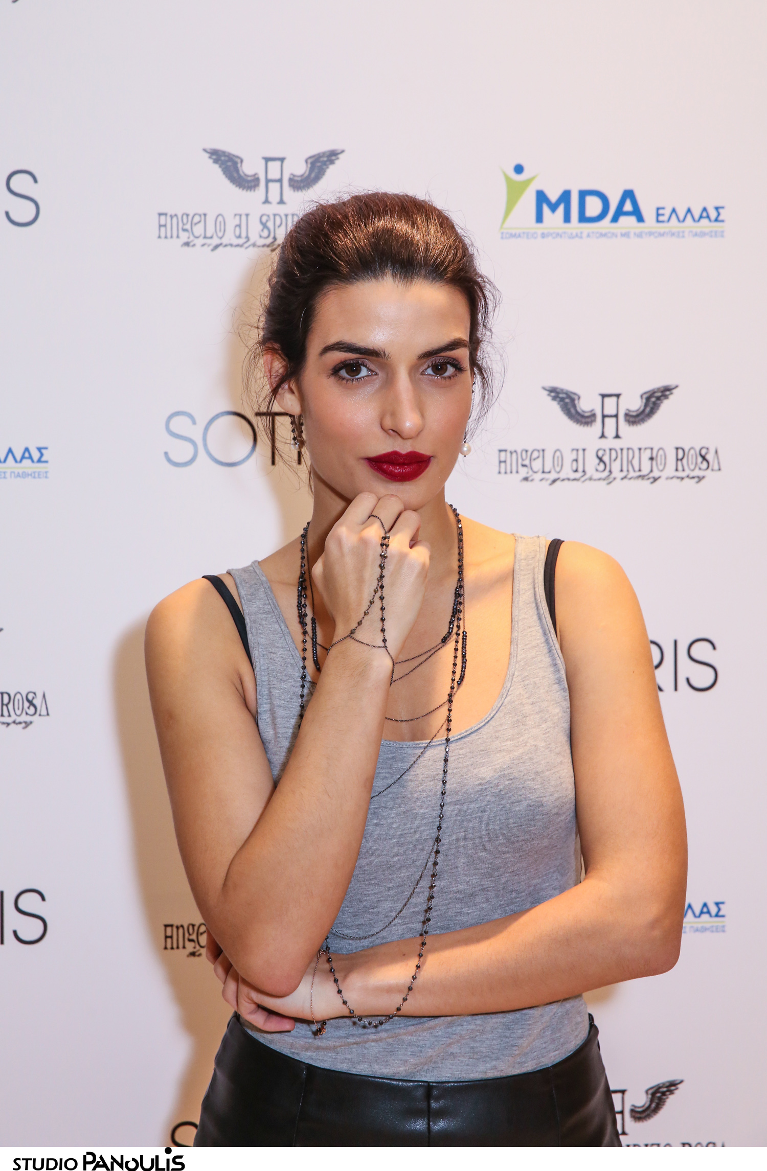 Τα Χριστουγεννιάτικα Πάρτυ Της Angelo Di Spirito Rosa - Cosmopoliti.com ...