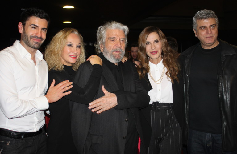 “Τα τελευταία φεγγάρια” με τον Άγγελο Αντωνόπουλο: επίσημη πρεμιέρα στο ...