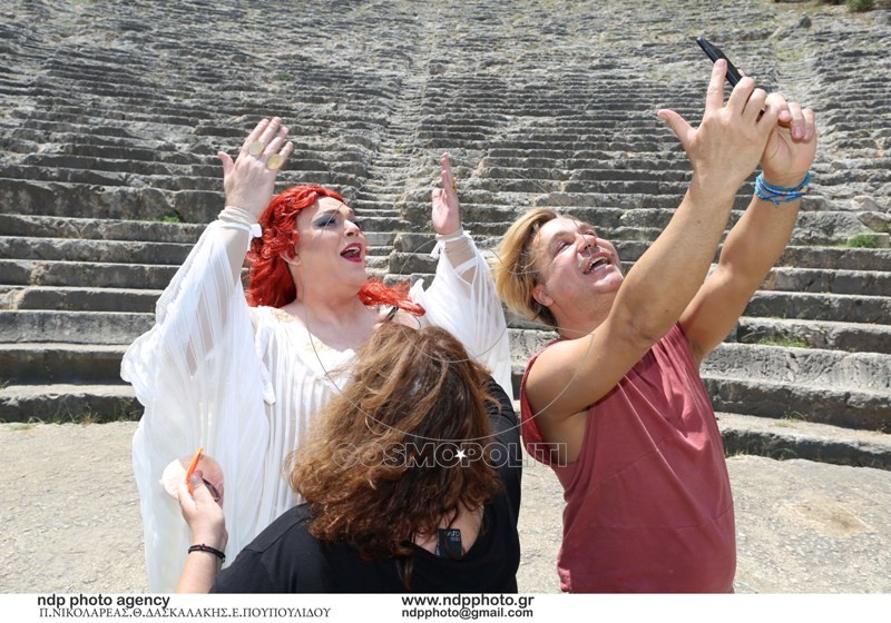 Εκκλησιάζουσες….. Σσσσσς! Βackstage στα γυρίσματα του τρέιλερ στο ...