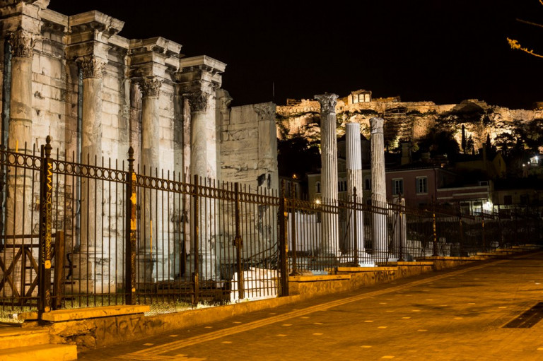 Η Αθήνα τη νύχτα… άδεια! - Cosmopoliti.com - Χριστίνα Πολίτη