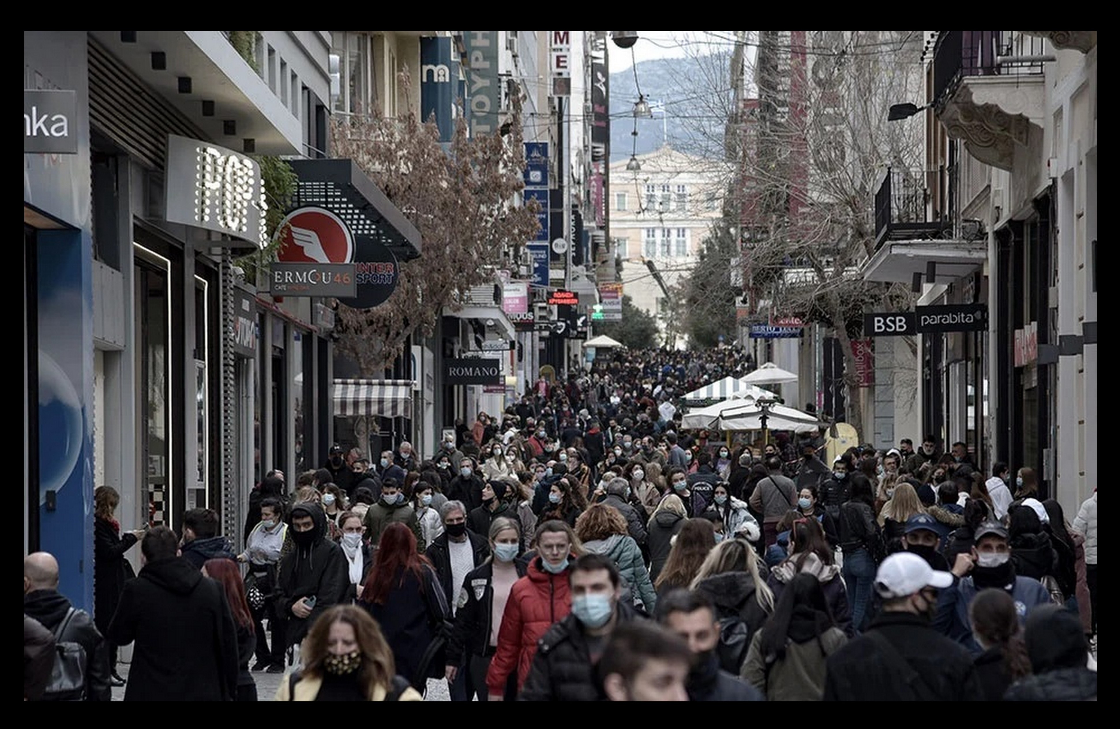 Ουρές στα καταστήματα σε Αθήνα και Θεσσαλονίκη - Cosmopoliti.com ...