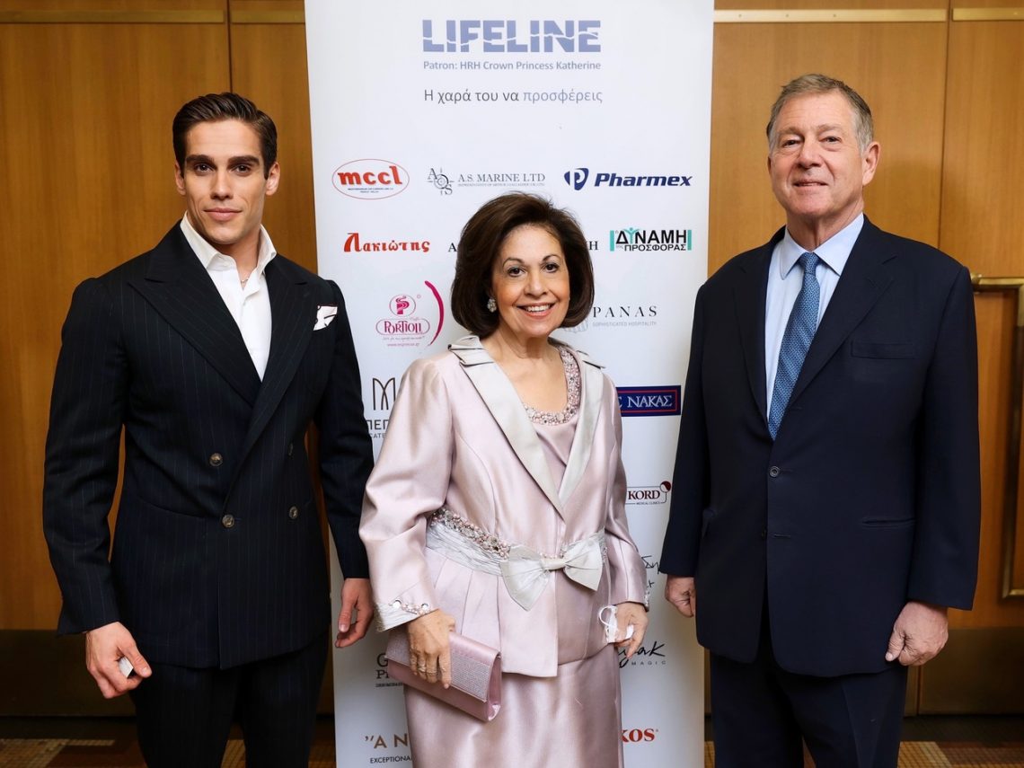 Φιλανθρωπική παράσταση του Lifeline Hellas με τον Τάκη Ζαχαράτο ...