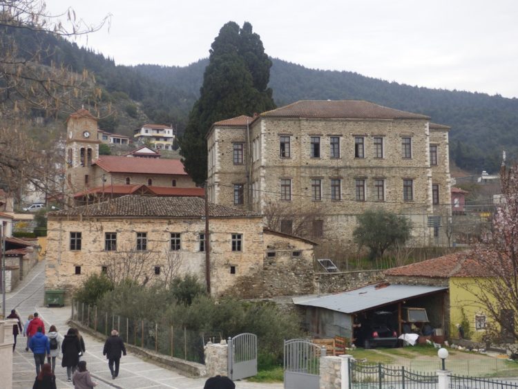 Οδοιπορικό στη Λάρισα: Καφές, τσίπουρο, φαγητό, μουσεία και γραφικά ...