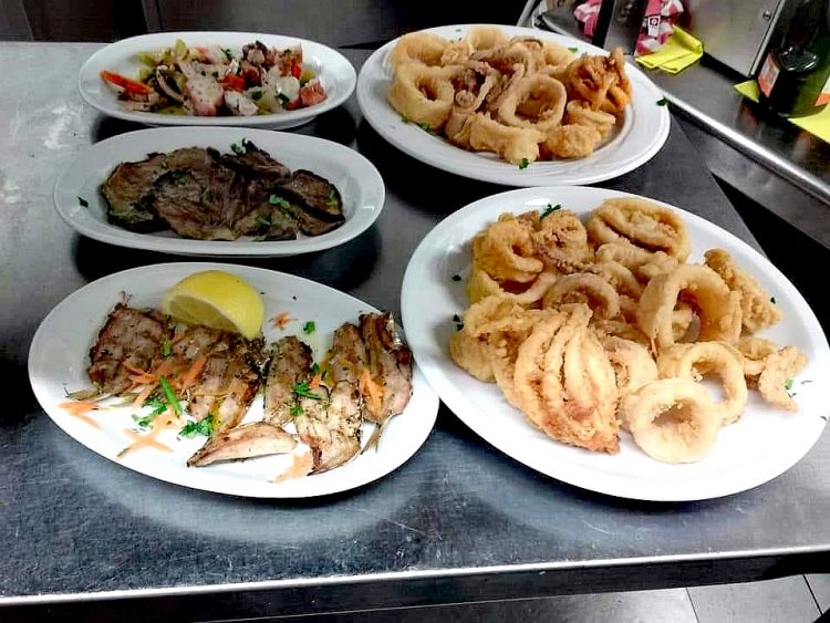 Οδοιπορικό στη Λάρισα: Καφές, τσίπουρο, φαγητό, μουσεία και γραφικά ...