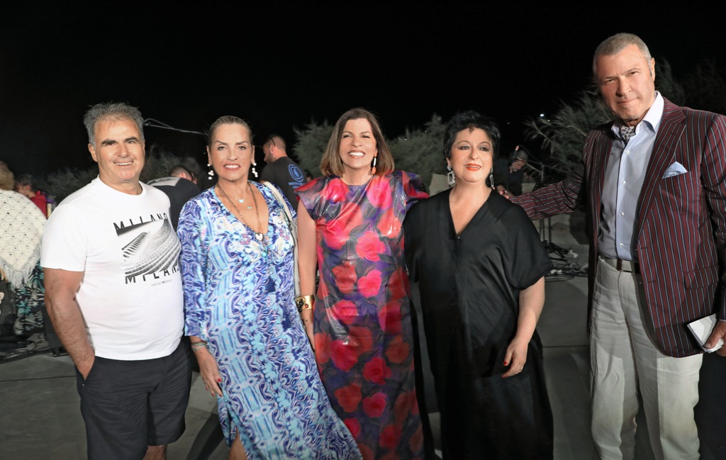 Μαγική Σόνια Θεοδωρίδου στη συναυλία της στην Πάρο - Cosmopoliti.com ...
