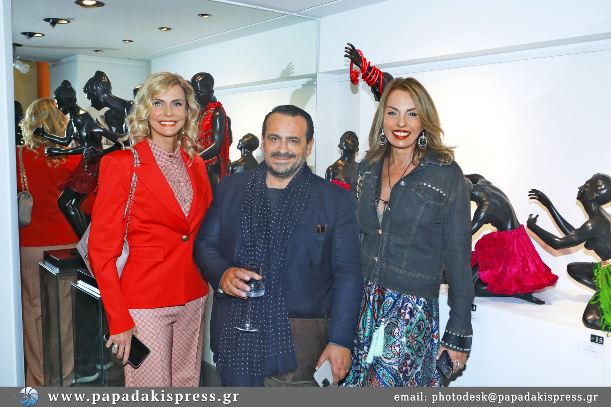 Ντέλλα Ρούνικ: Λαμπερά εγκαίνια στην γκαλερί Contemporary Athens Della ...