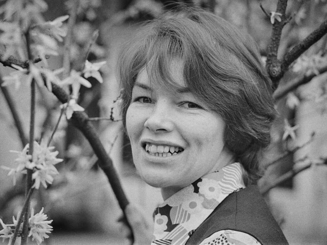 Πέθανε η Glenda Jackson - Cosmopoliti.com - Χριστίνα Πολίτη