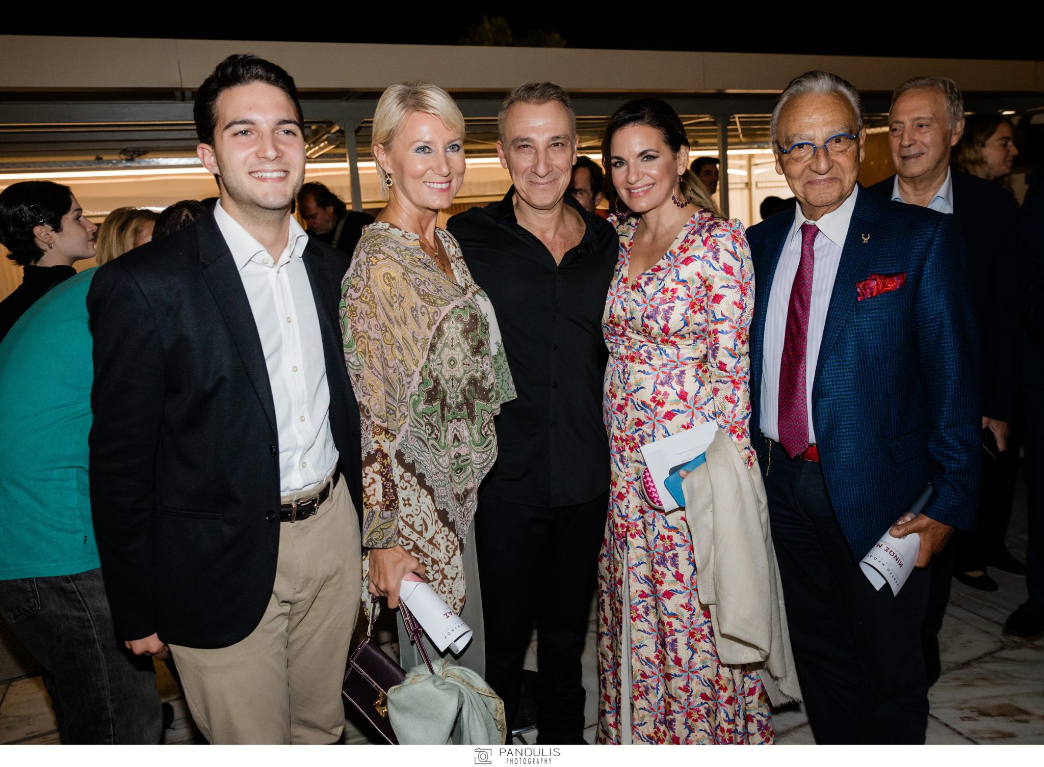 Μίνως Μάτσας: Το κατάμεστο Ηρώδειο υποκλίθηκε στη μαγική συναυλία «Η ...