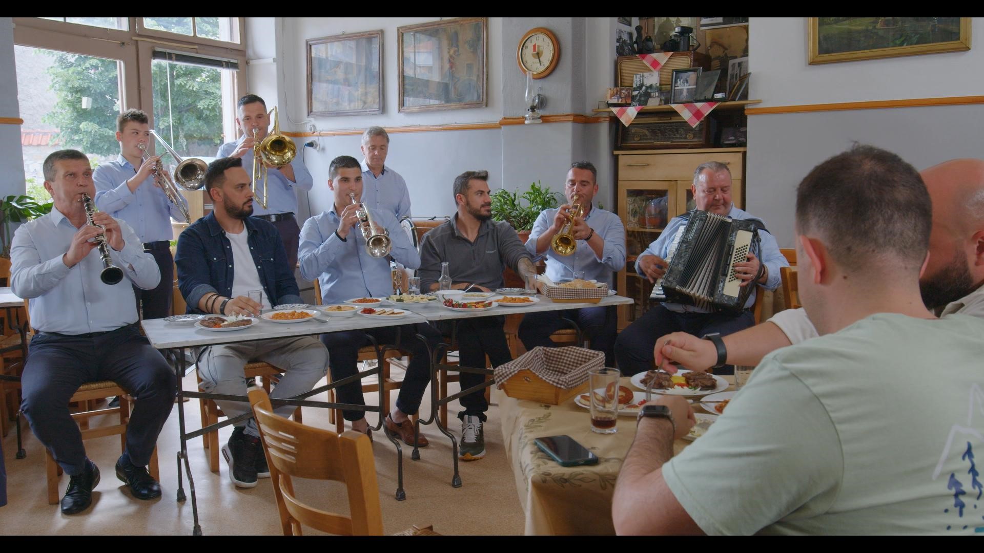 «Akis’ Food Tour» & Τηλεθέαση - Cosmopoliti.com - Χριστίνα Πολίτη