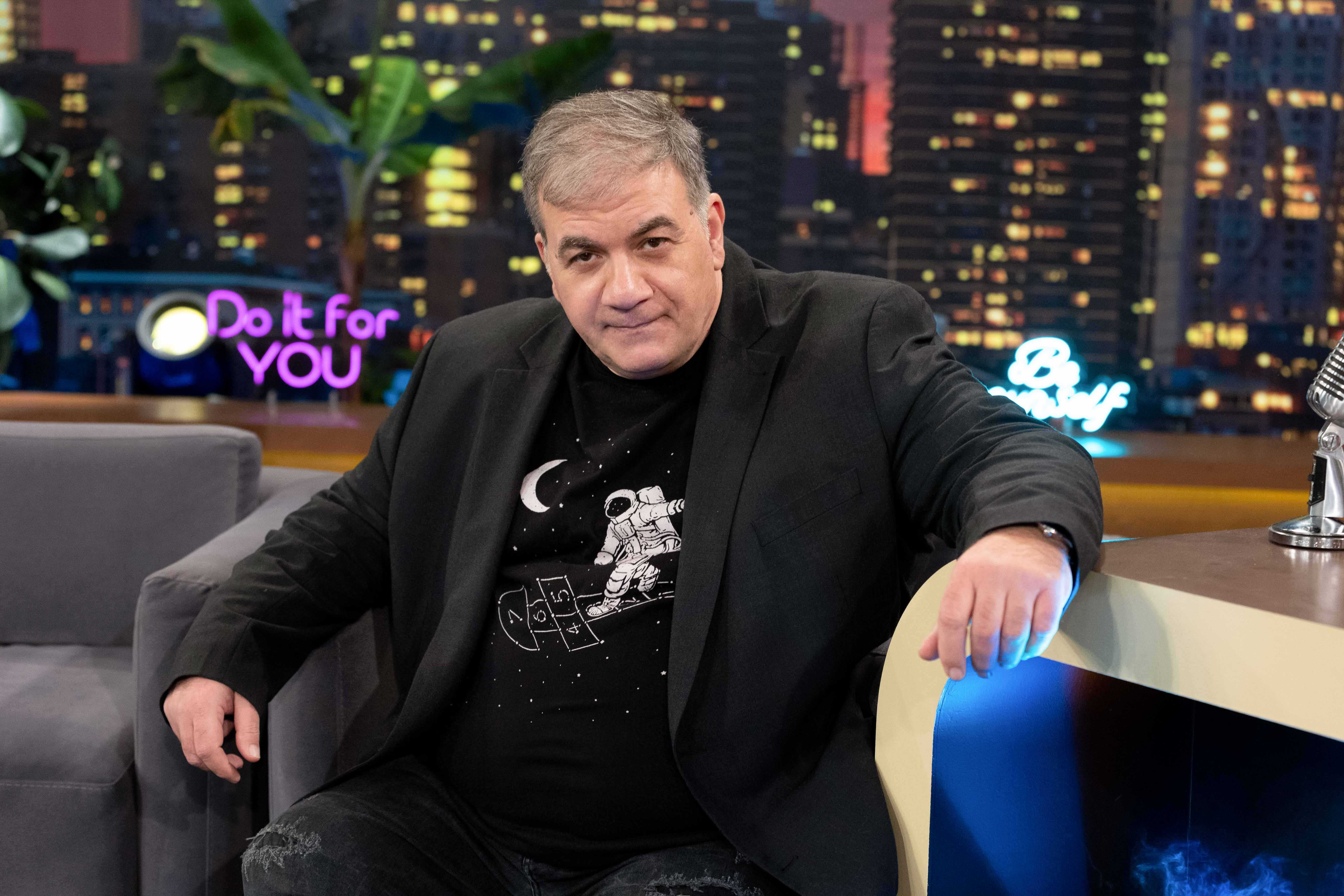 O Δημήτρης Σταρόβας στο «The 2Night Show» - Cosmopoliti.com - Χριστίνα ...
