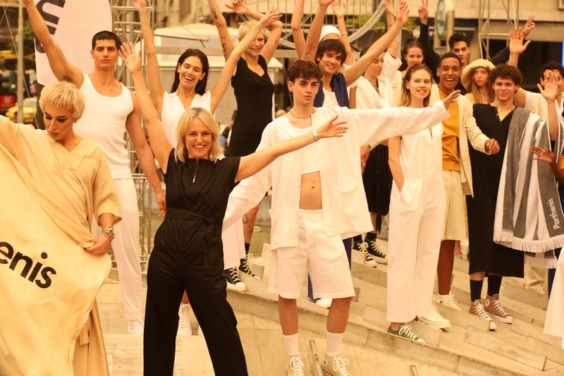 Parthenis: Εντυπωσιακό street fashion show στην Ομόνοια - Cosmopoliti ...