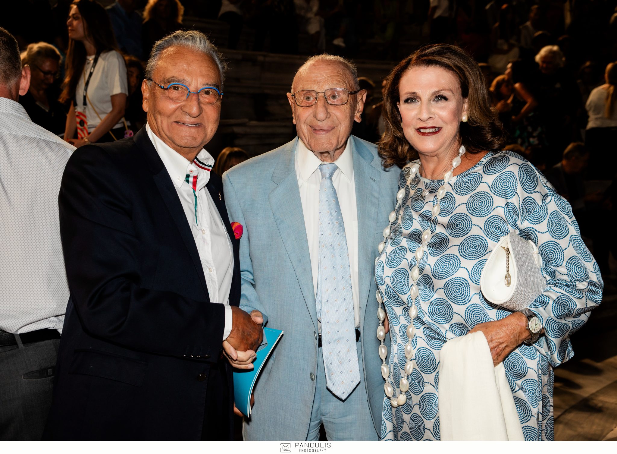 Ενθουσίασε ο Mίνως Μάτσας στο κατάμεστο Ηρώδειο - Cosmopoliti.com ...