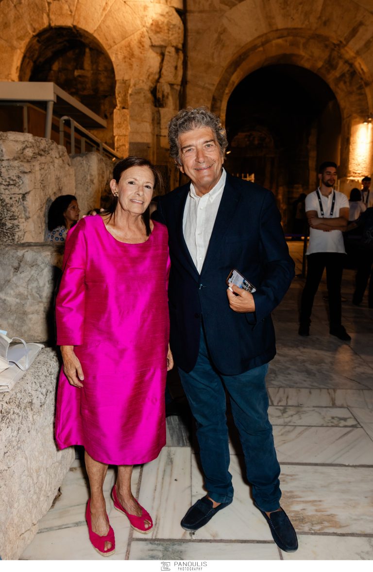 Ενθουσίασε ο Mίνως Μάτσας στο κατάμεστο Ηρώδειο - Cosmopoliti.com ...