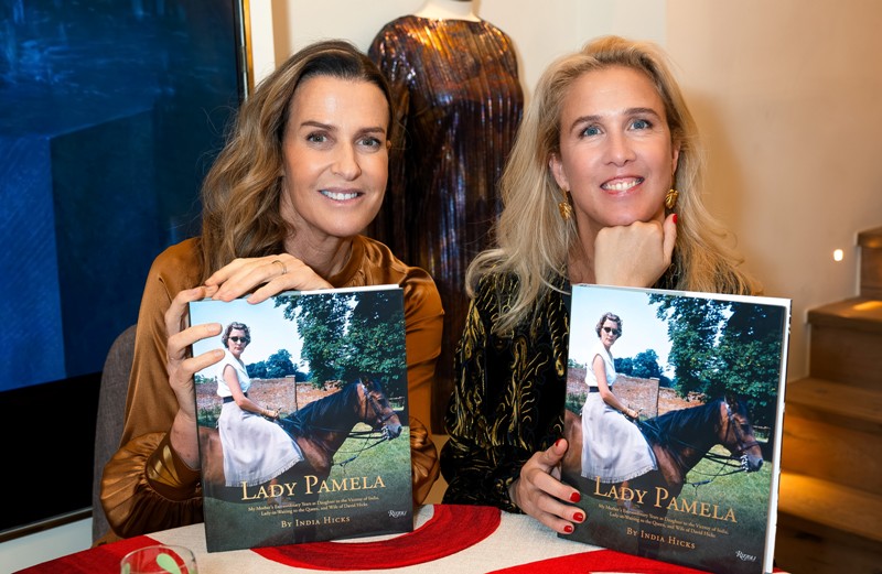 Η Θέμις Ζουγανέλη υποδέχθηκε την India Hicks - Cosmopoliti.com ...