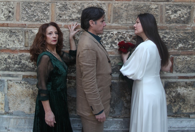 «Είναι αυτή η Δεσποινίς Τζούλια;» στο Studio Κυψέλης - Cosmopoliti.com - Χριστίνα Πολίτη